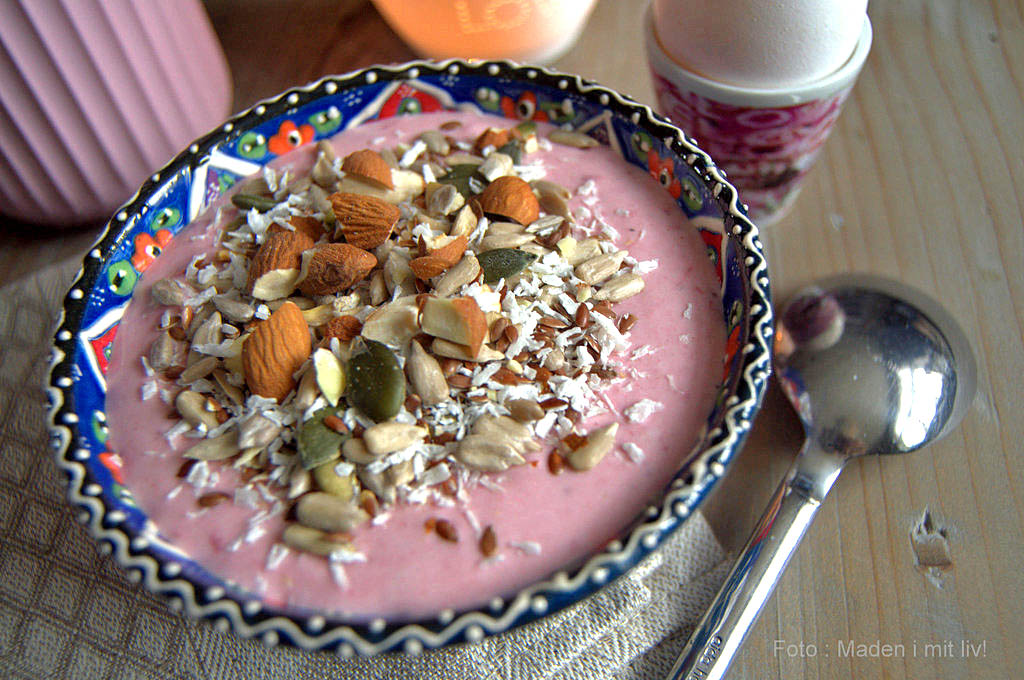 Müsli I Opskrift på hjemmelavet müsli I Madenimitliv.dk