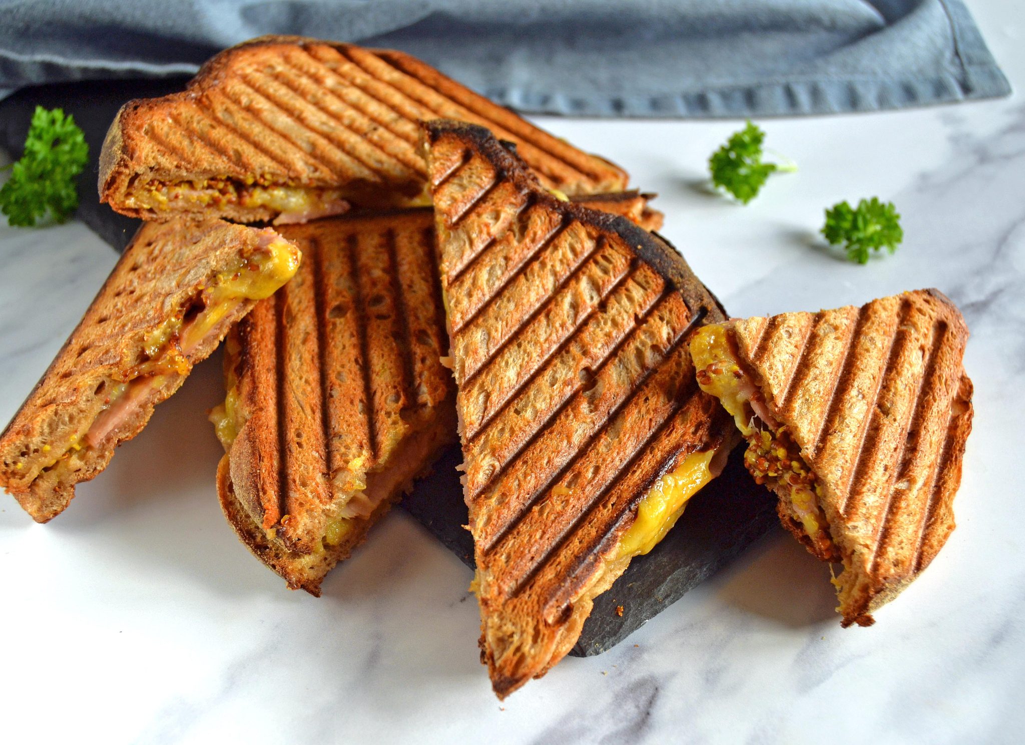Parisertoast I Klassisk opskrift I Madenimitliv.dk